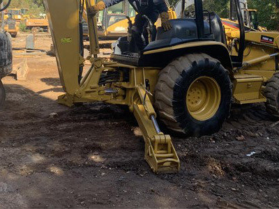 Hydraulic Stabilizer Cylinders | ConEquip.com